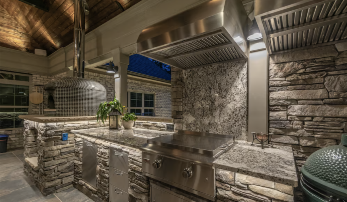 Holiday Lighting Installation & Repair for Homes & Businesses